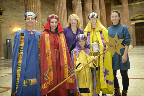 Besuch der Sternsinger bei der Zweiten Nationalratspräsidentin Doris ...