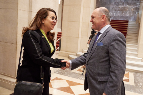 Besuch der Generaldirektorin des Büros der Vereinten Nationen Ghada ...