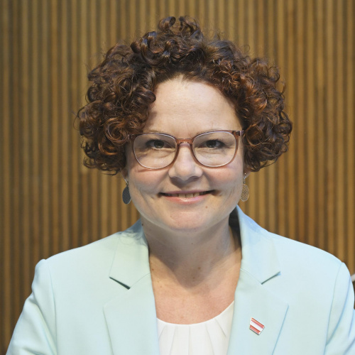 Zehetner-Piewald Elisabeth, Mag. | Parlament Österreich